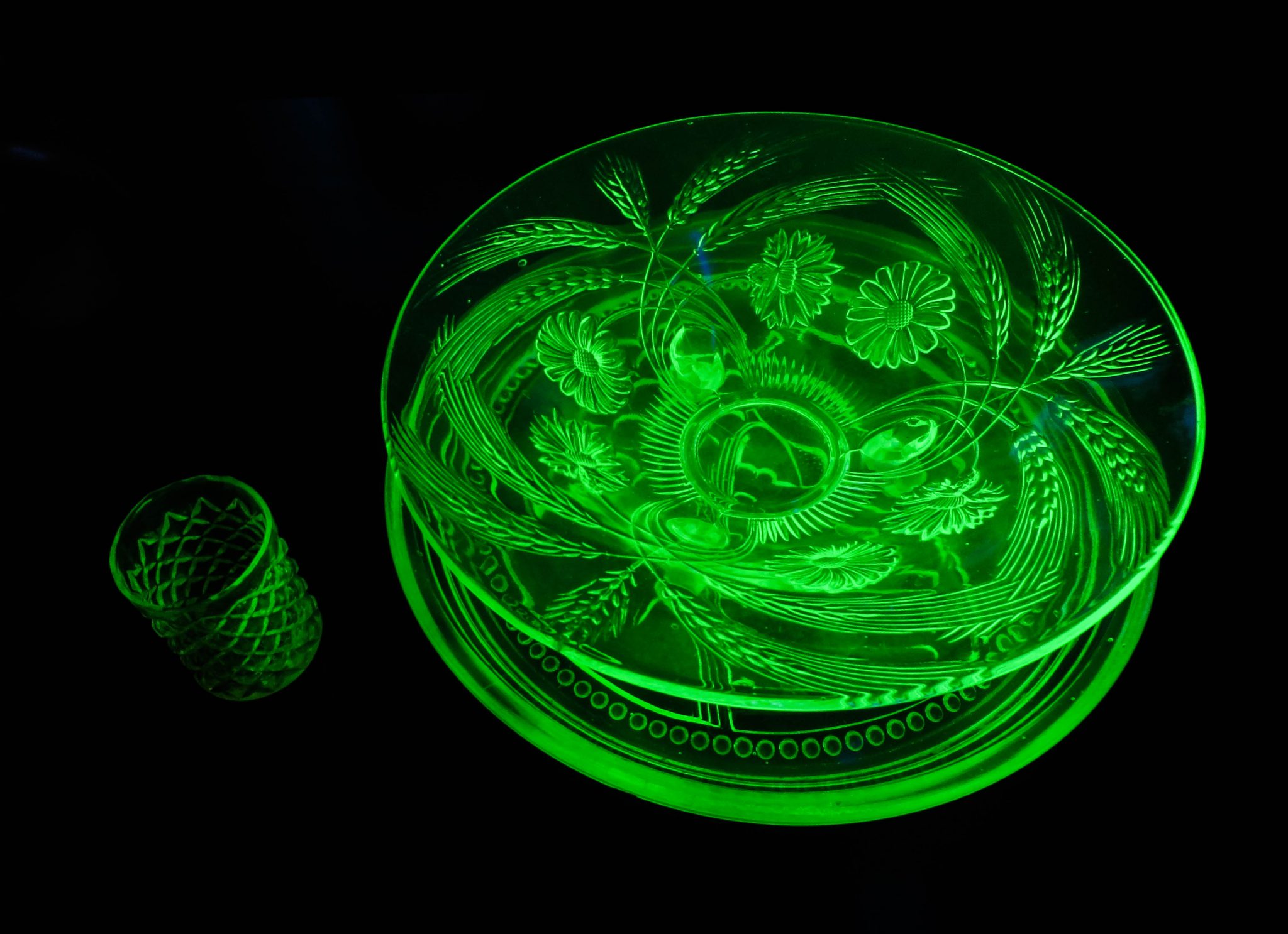 Uranium Glass – The Glow in the Dark Phenomenon | Explore Nuclear