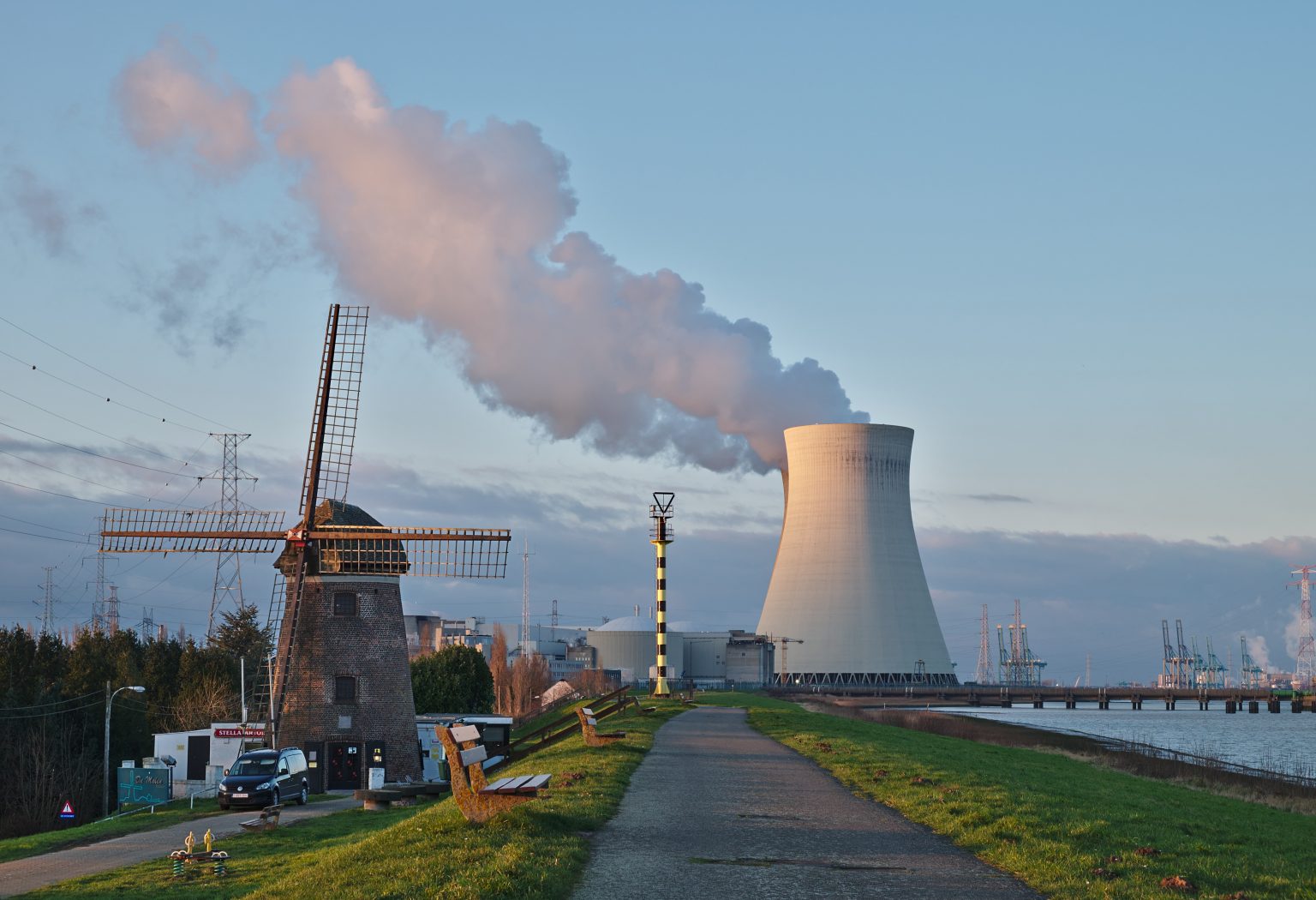 Nuclear Cooling Tower – An Icon of Nuclear Energy | Explore Nuclear