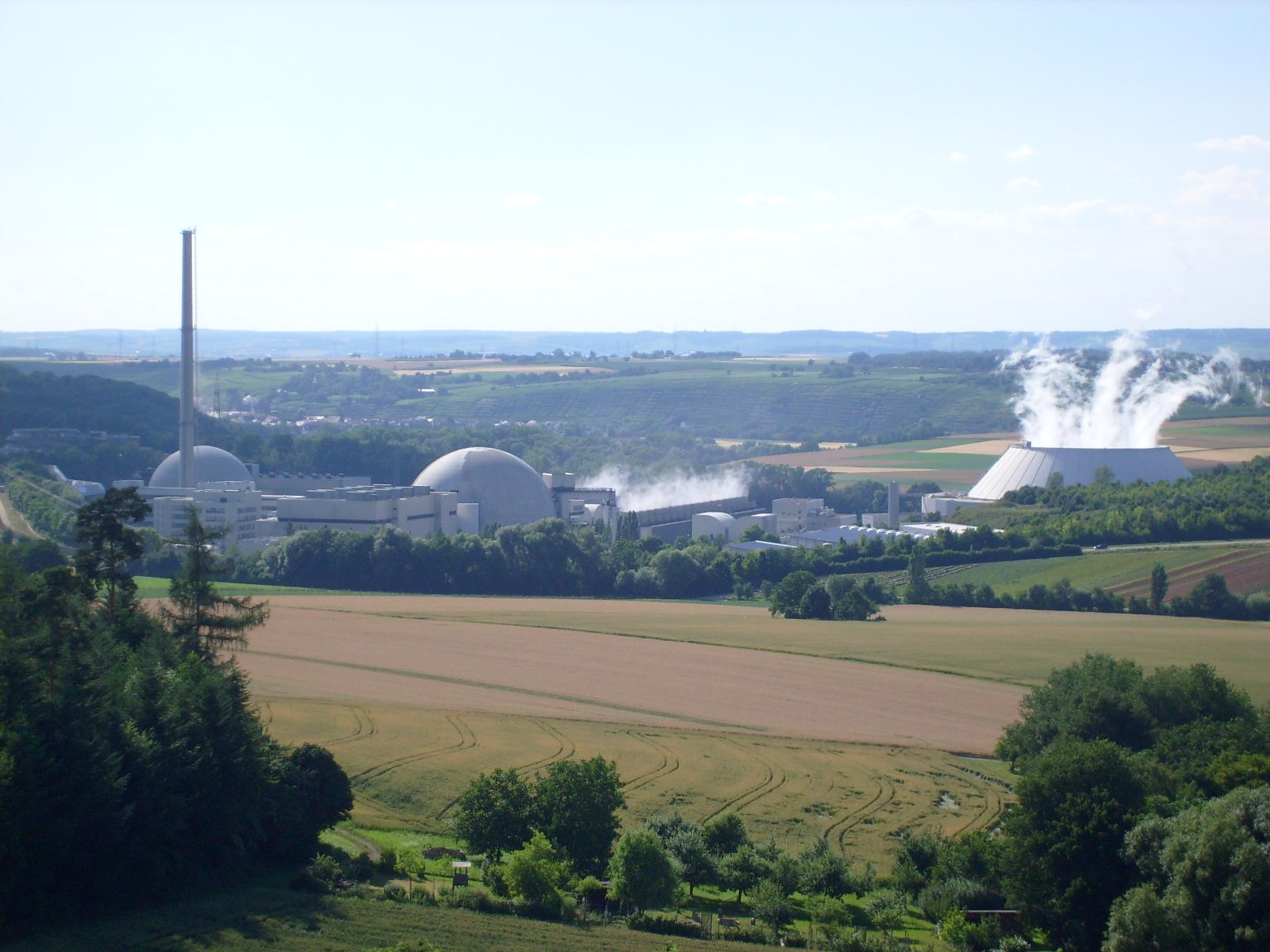 Nuclear Cooling Tower – An Icon of Nuclear Energy | Explore Nuclear