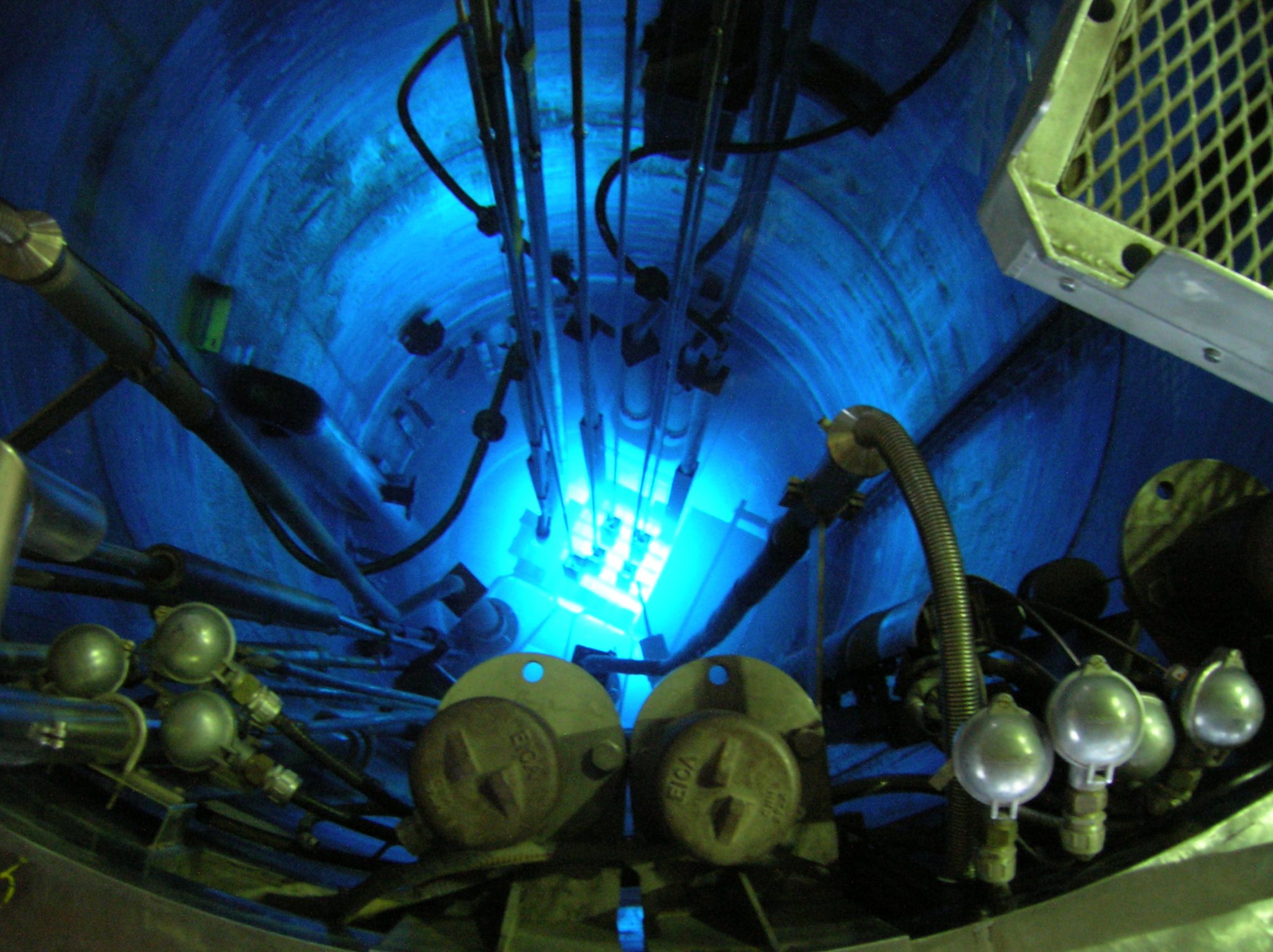 Cherenkov Radiation – The Ethereal Blue Glow | Explore Nuclear